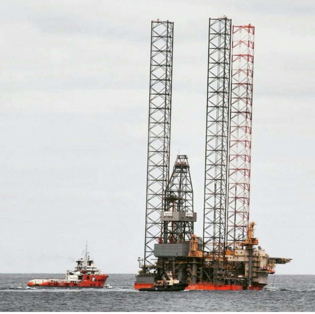 Monster rig a ripping sight in bay | Geelong Independent